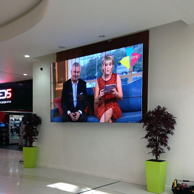 LCD Video Wall Display | Digital Screens | Luminati