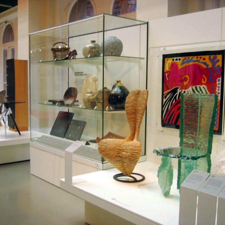 Bespoke Display Cabinets | Glass & Acrylic | Luminati