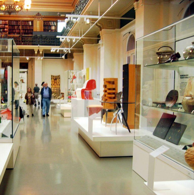 Bespoke Display Cabinets | Glass & Acrylic | Luminati