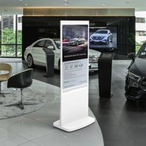 Freestanding Digital Signage & Display Screen | Luminati