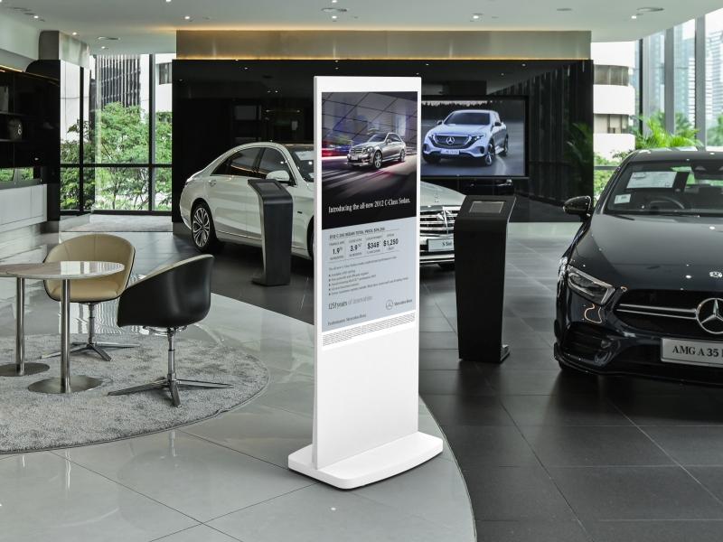 Freestanding Digital Signage & Display Screen | Luminati