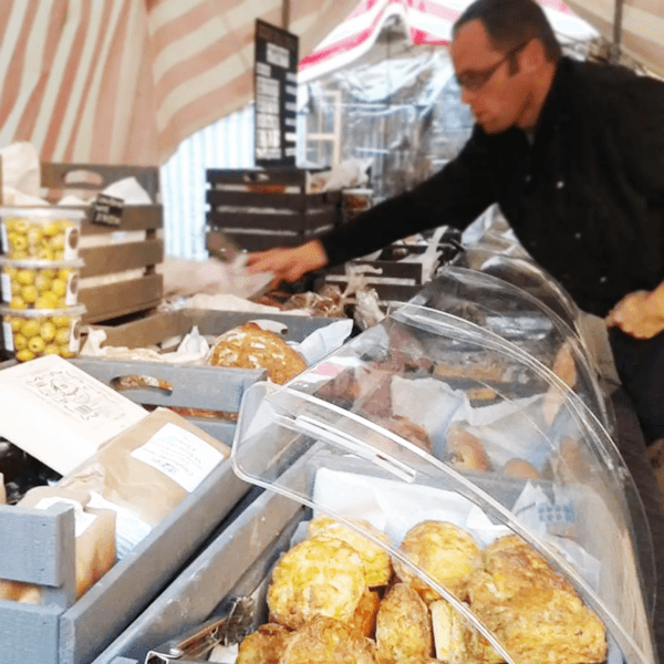 Portable Food Screen | Luminati Display Solutions