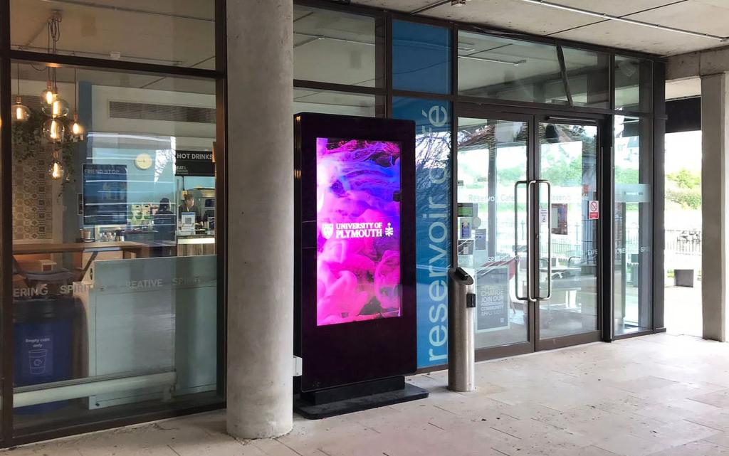 Outdoor Digital Advertising Screen | Interactive Touch Screen | Luminati