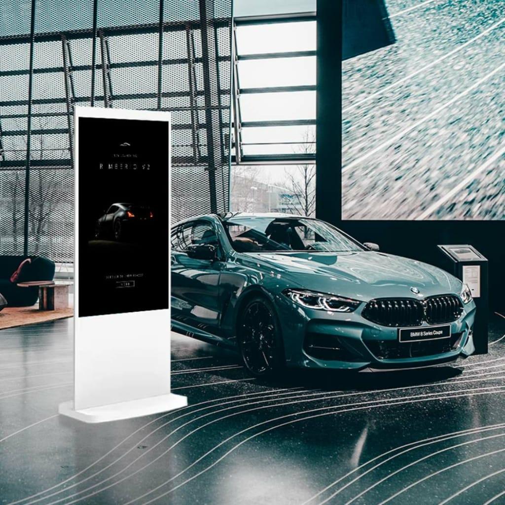 Digital Screen Hub | UK’s #1 Digital Advertising Displays | Luminati
