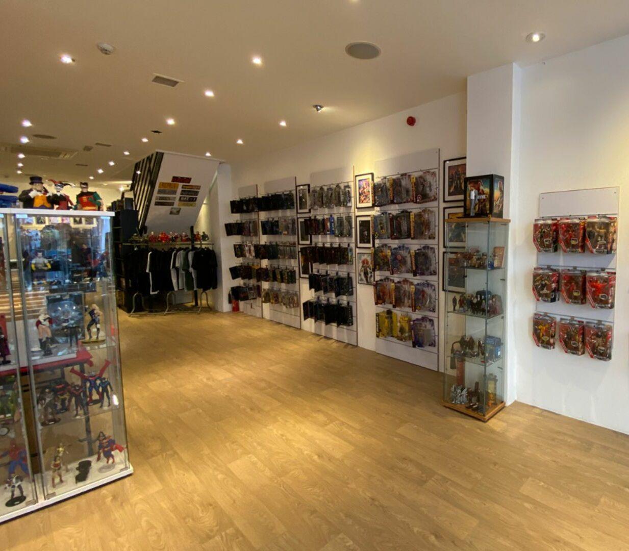 Display Cases For Retail Stores